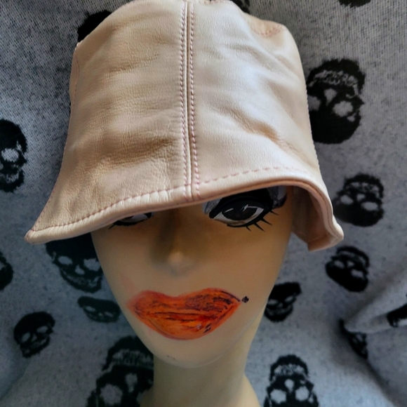 Wilsons Leather | Accessories | Vintage Wilsons Pelle Studio Leather ...